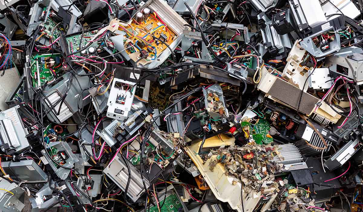 Why e-waste is bad for the environment - Nalabix